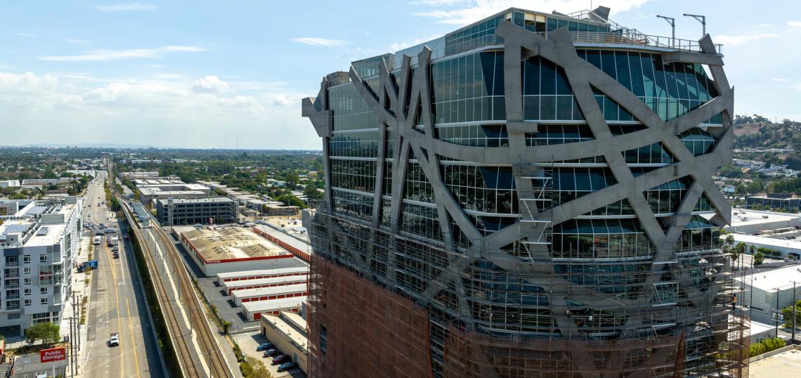 Urbanize goes inside the Eric Owen Moss-designed Wrapper tower ...