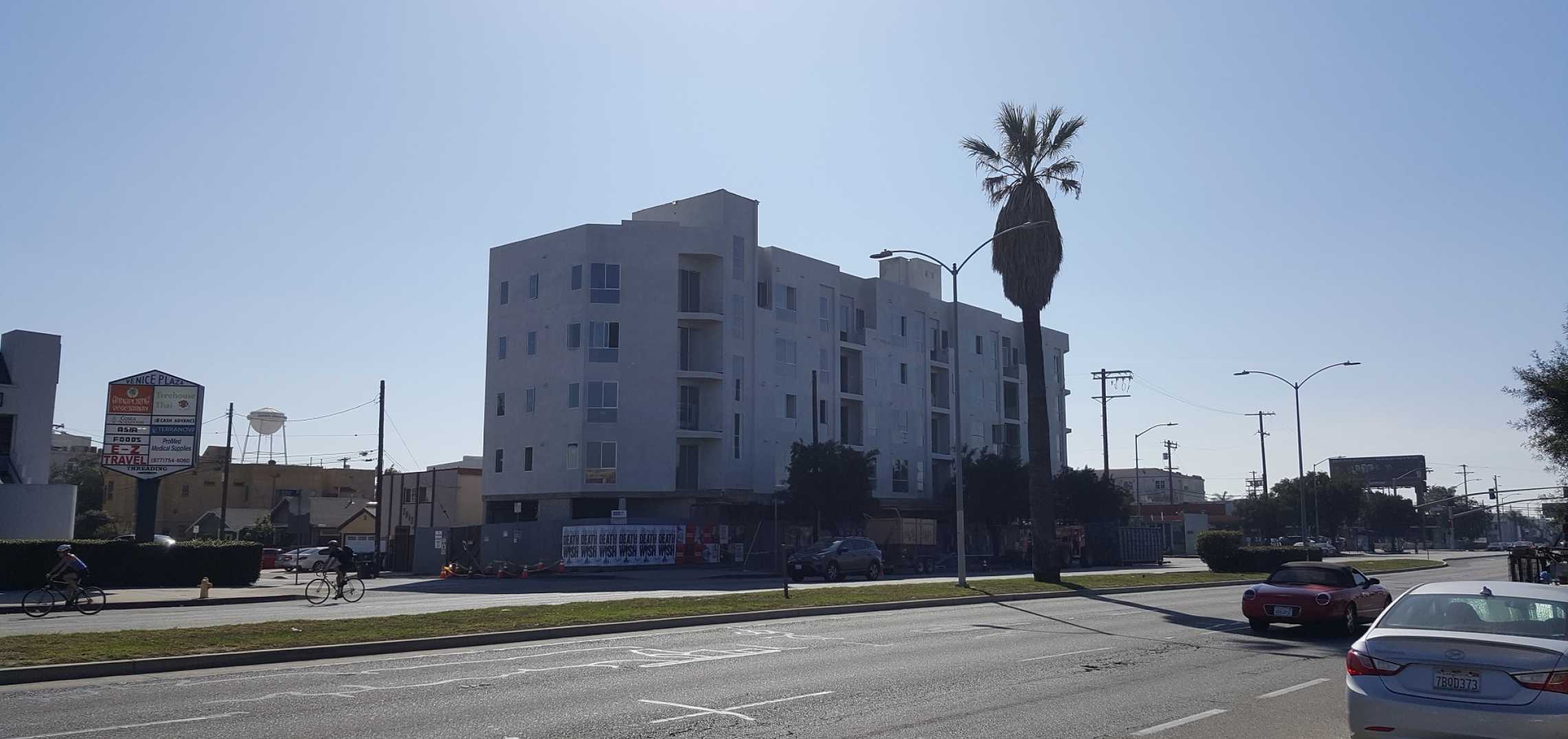 Five-Story, 34-Unit Development Takes Shape on Venice Boulevard ...