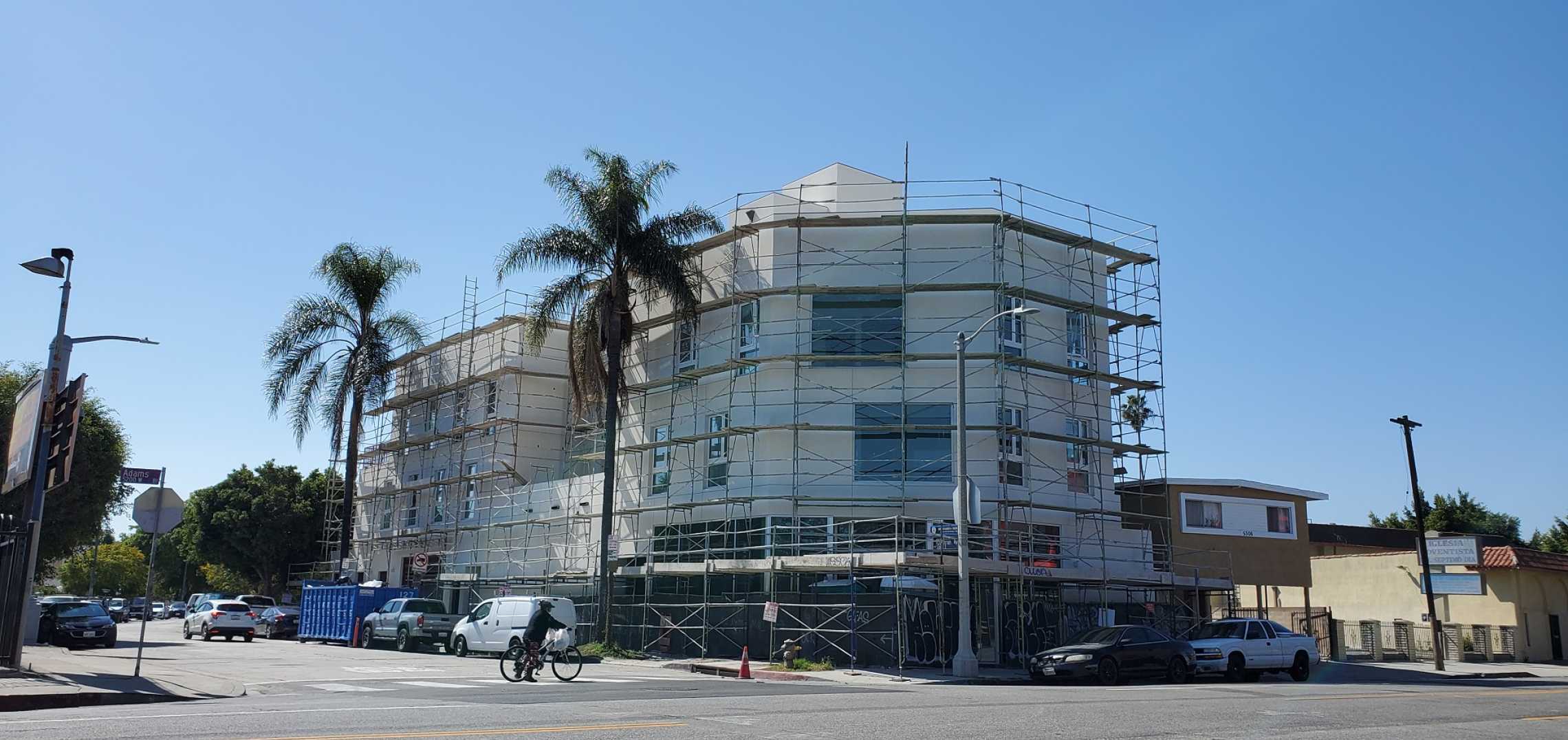 Small mixed-use building takes shape on Adams Boulevard | Urbanize LA