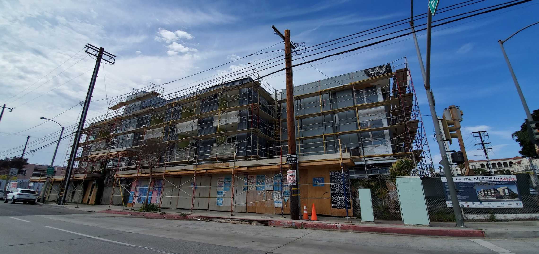 Three-story, 42-unit affordable housing complex topped out in East L.A ...
