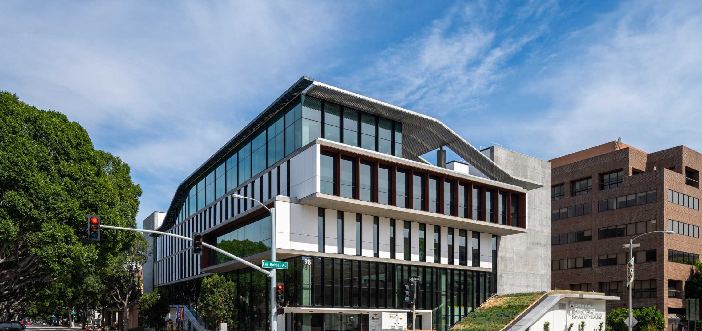 Rendering vs. Reality: Kaiser Permanente Medical School in Pasadena ...