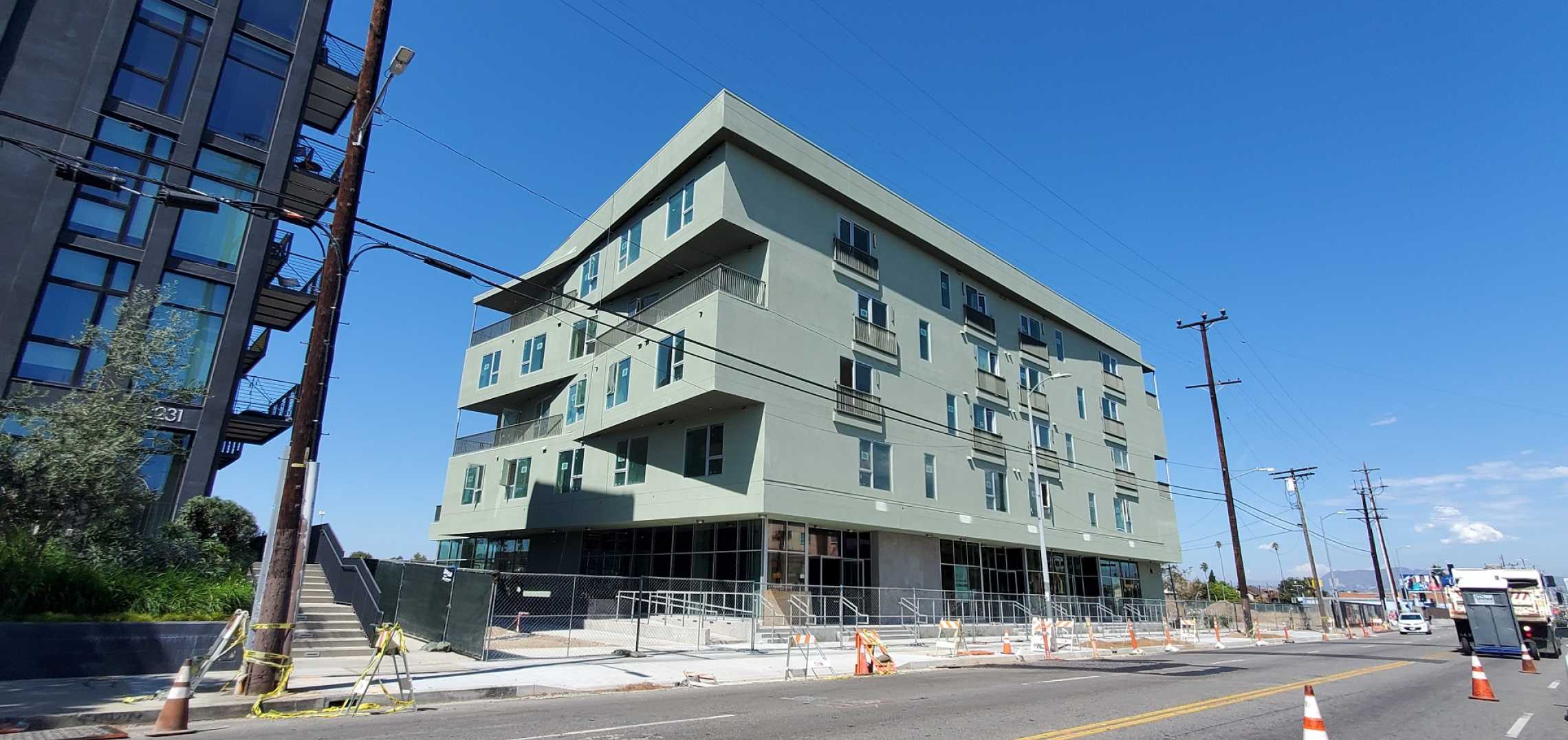 Mixed-use apartment building nears completion at 2221 S. Western Avenue | Urbanize LA