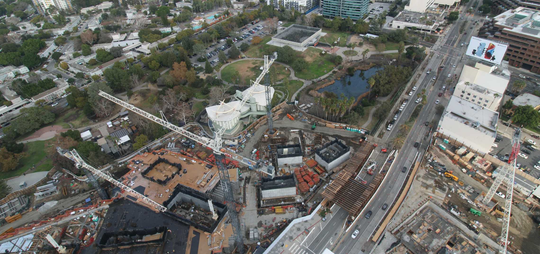 Falsework in place for LACMA's Wilshire-spanning David Geffen Galleries ...