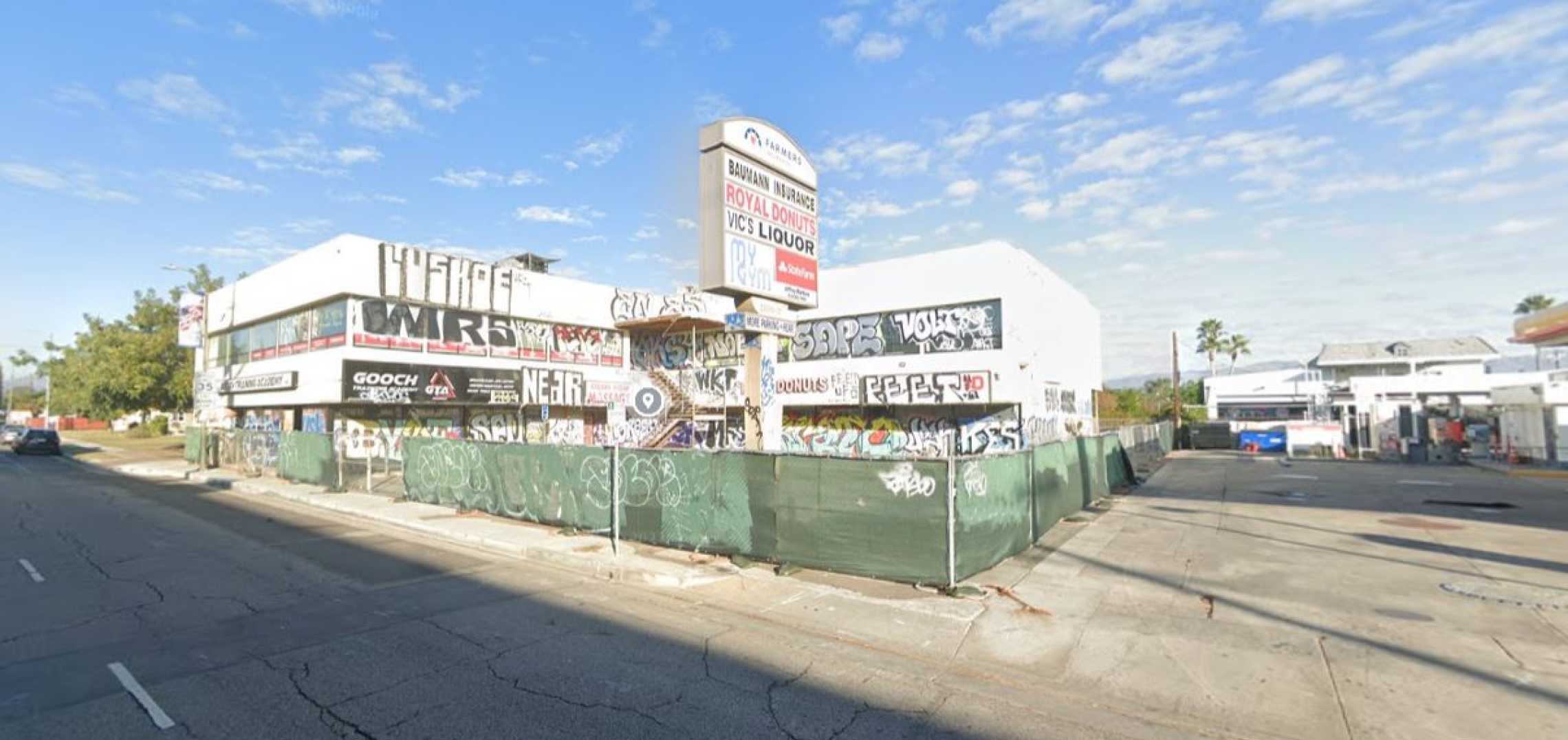 211 apartments proposed at 22015 W. Vanowen Street in Canoga Park ...