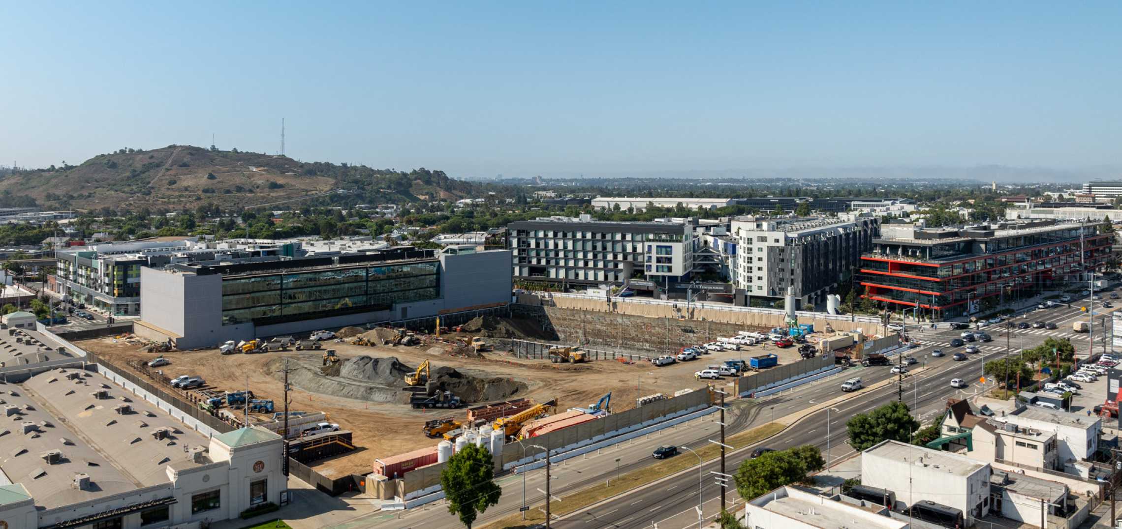 Excavation continues for Apple's big office campus at 8888 Venice ...