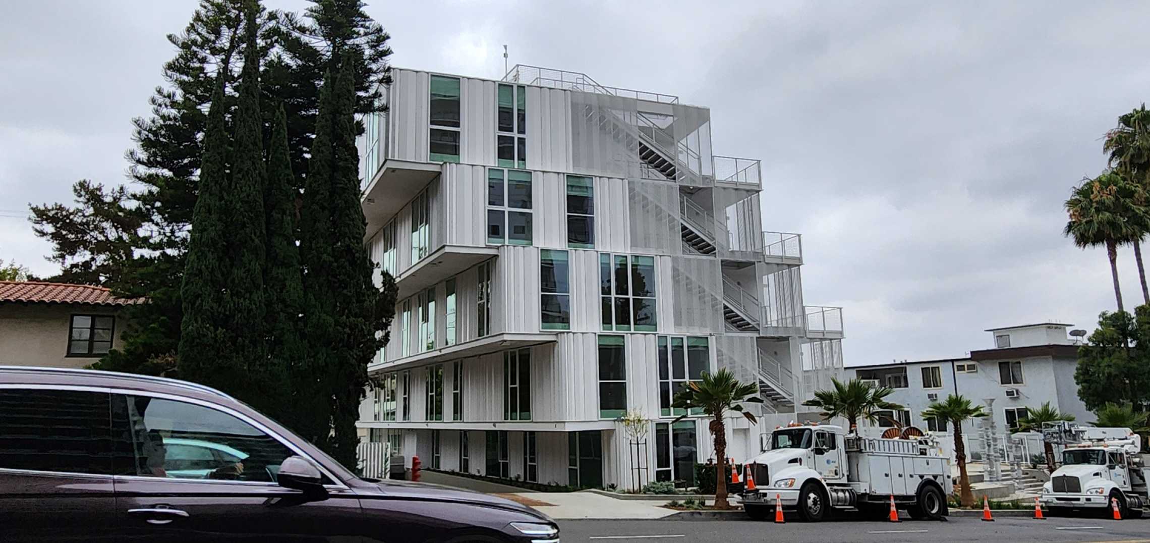 LOHA-designed apartments revealed at 1136 La Cienega in West Hollywood ...