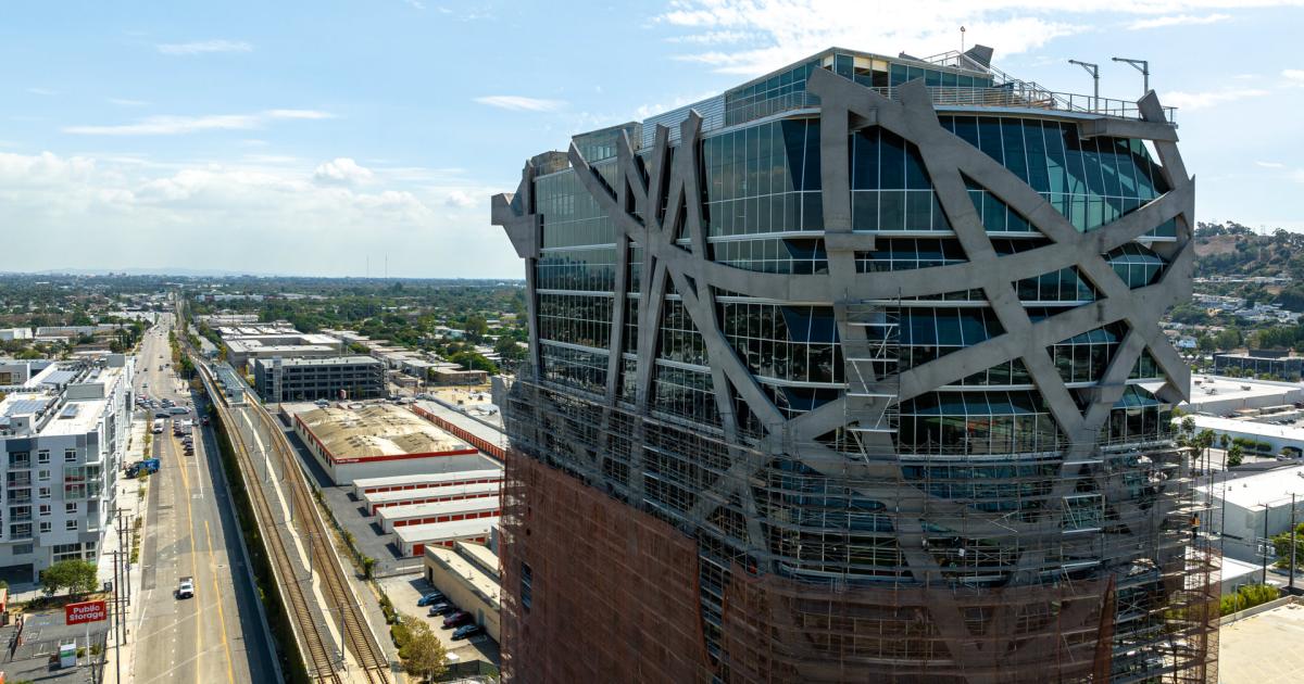 Urbanize goes inside the Eric Owen Moss-designed Wrapper tower ...